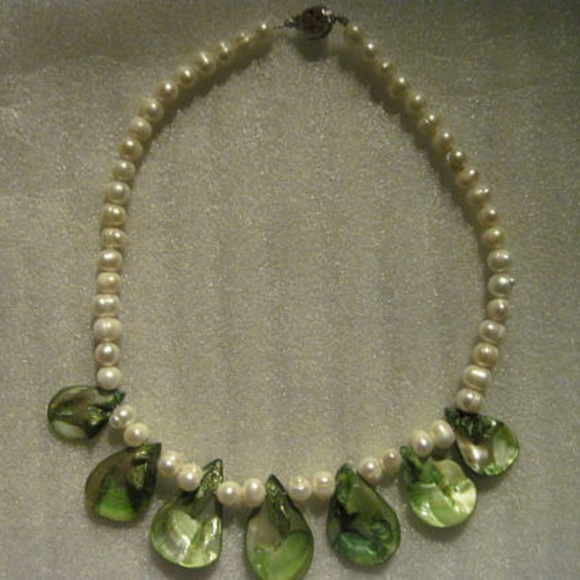 Jewelry | Vintage Womens Pearl Green Shell Necklace | Poshmark